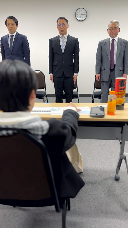 縦型ショート 「逆面接」 – PICORE（ピコア）株式会社 | 映画監督上田慎一郎が所属するクリエイターが自由に創作できる映画スタジオ